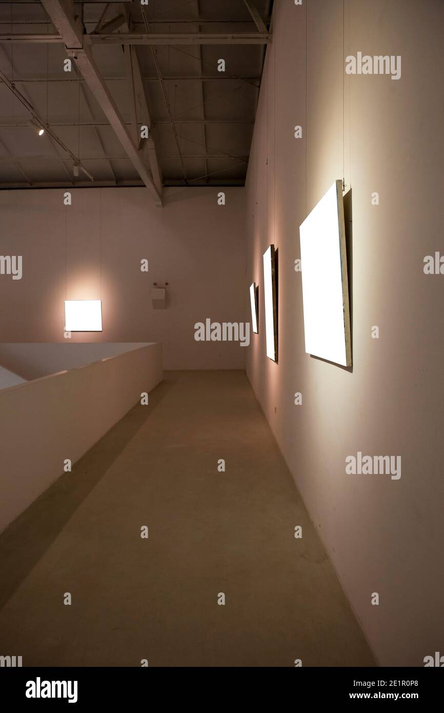 Gallery quality painting hi-res stock photography and images - Alamy