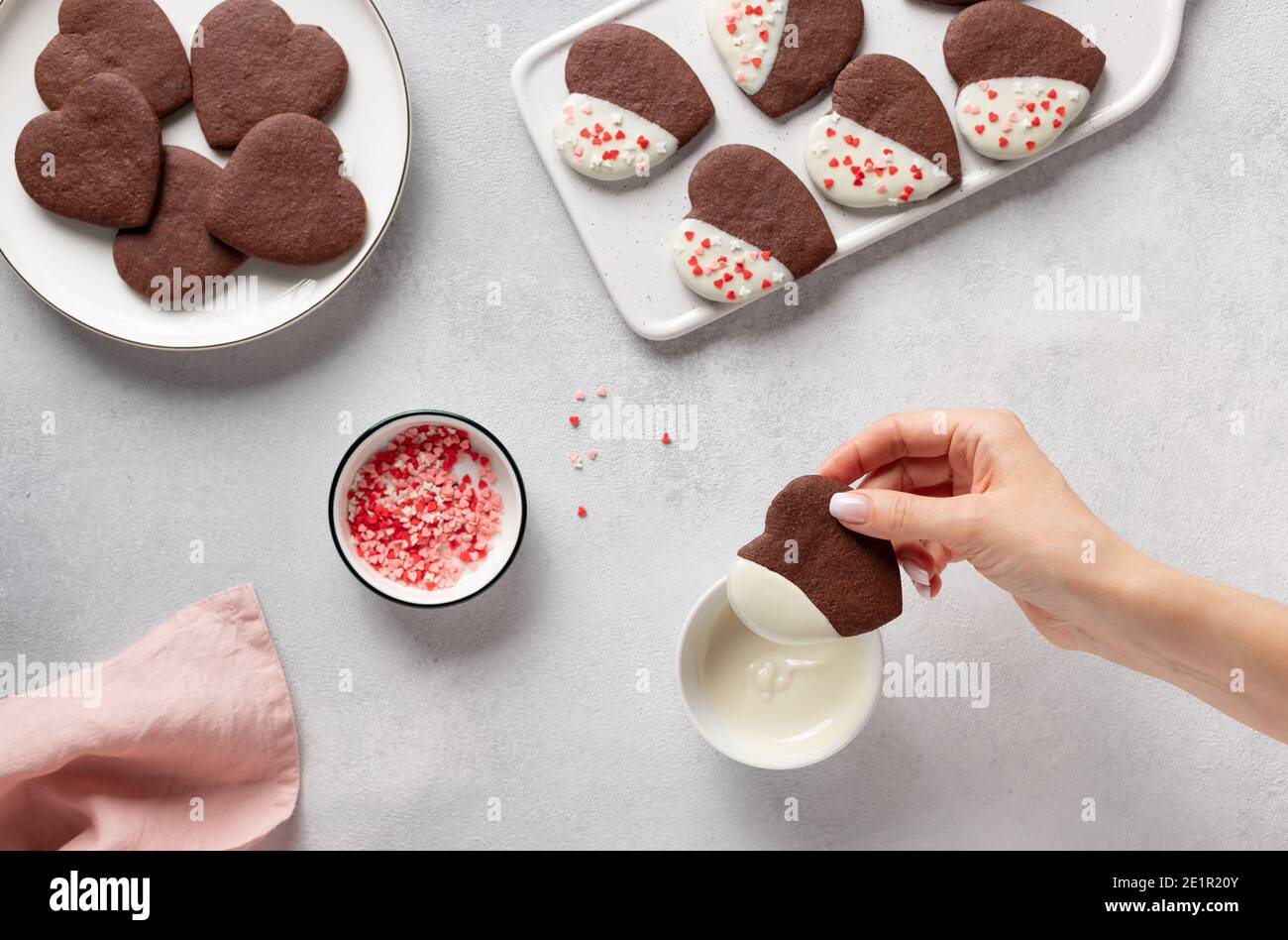 Female decorating hi-res stock photography and images - Alamy