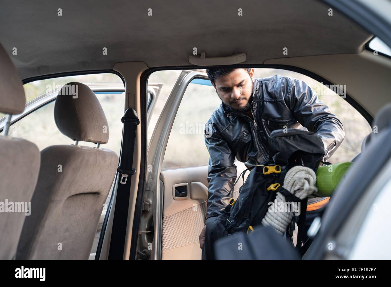 Start of journey bag hi-res stock photography and images - Alamy