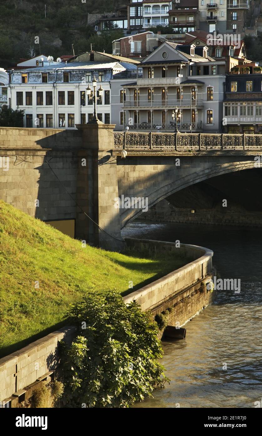 Metekhi bridge in Tbilisi. Georgia Stock Photo - Alamy