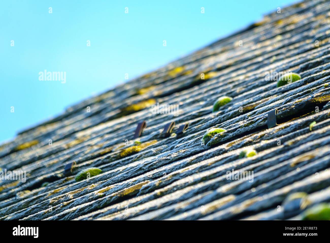 Slate roof frost hi-res stock photography and images - Alamy
