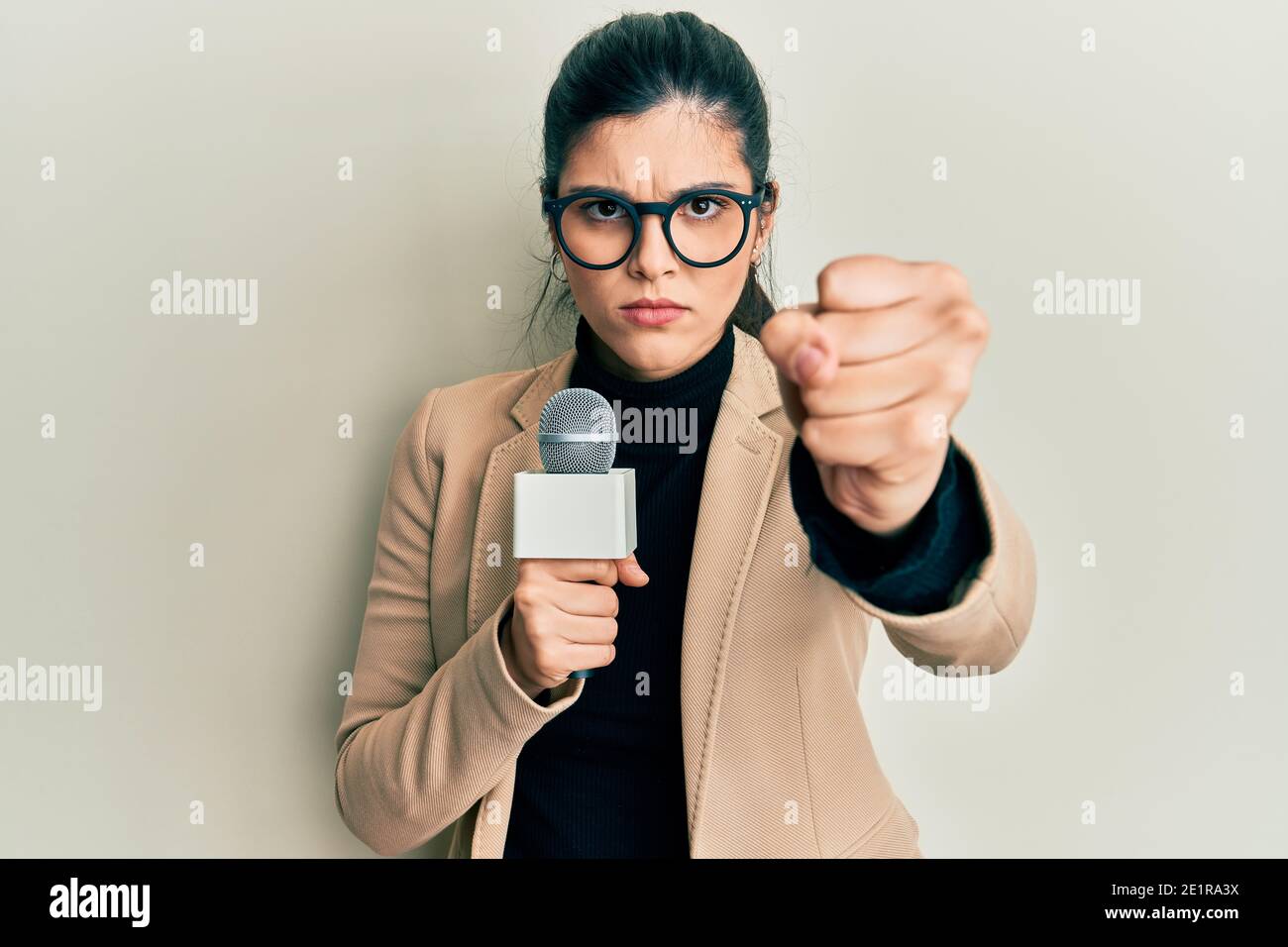Angry scream at reporter hi-res stock photography and images - Alamy
