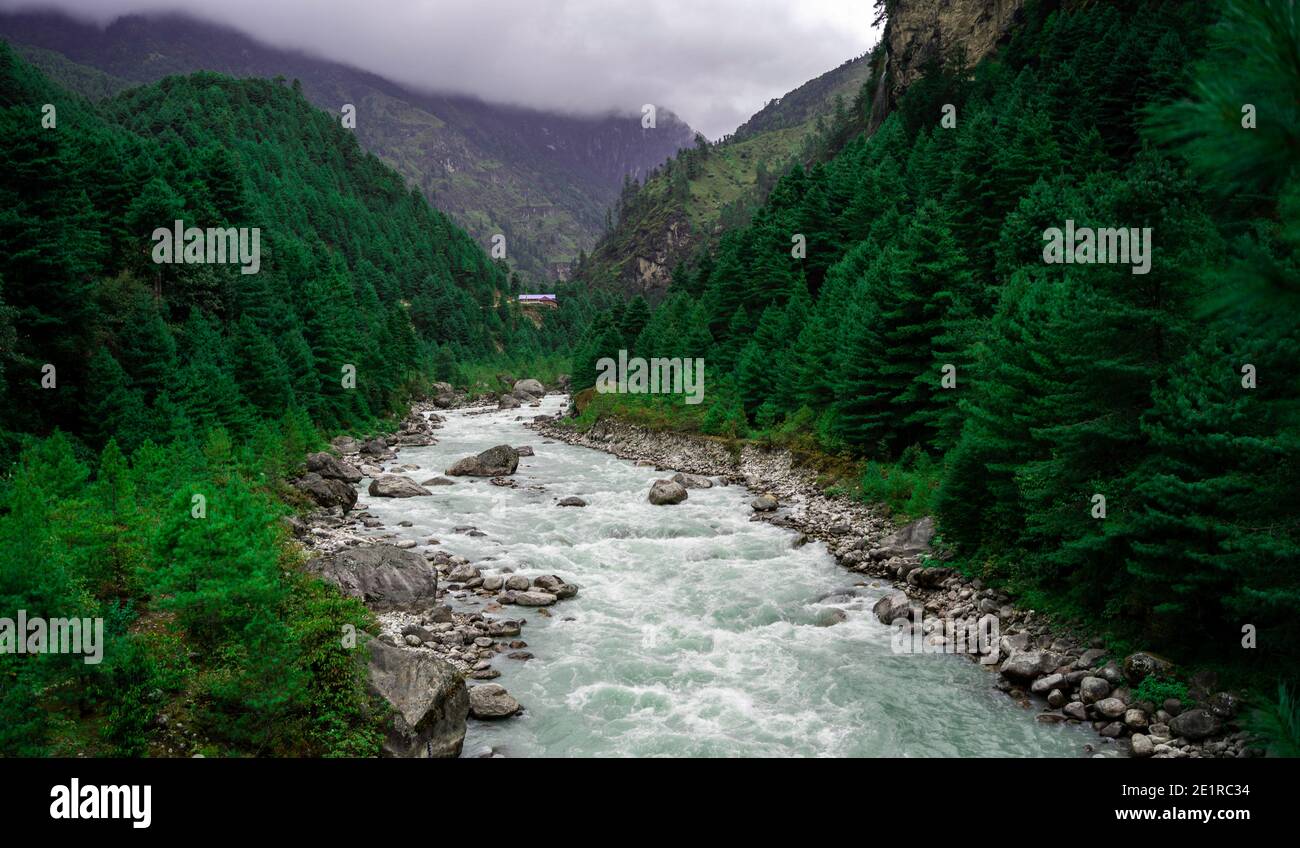 High altitude travel / landscape photography during a trekking and ...