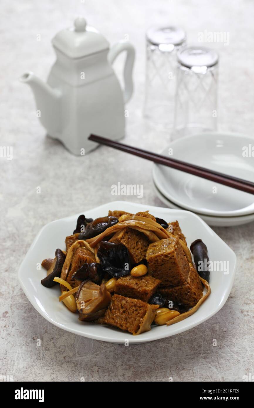 Kao fu hi-res stock photography and images - Alamy