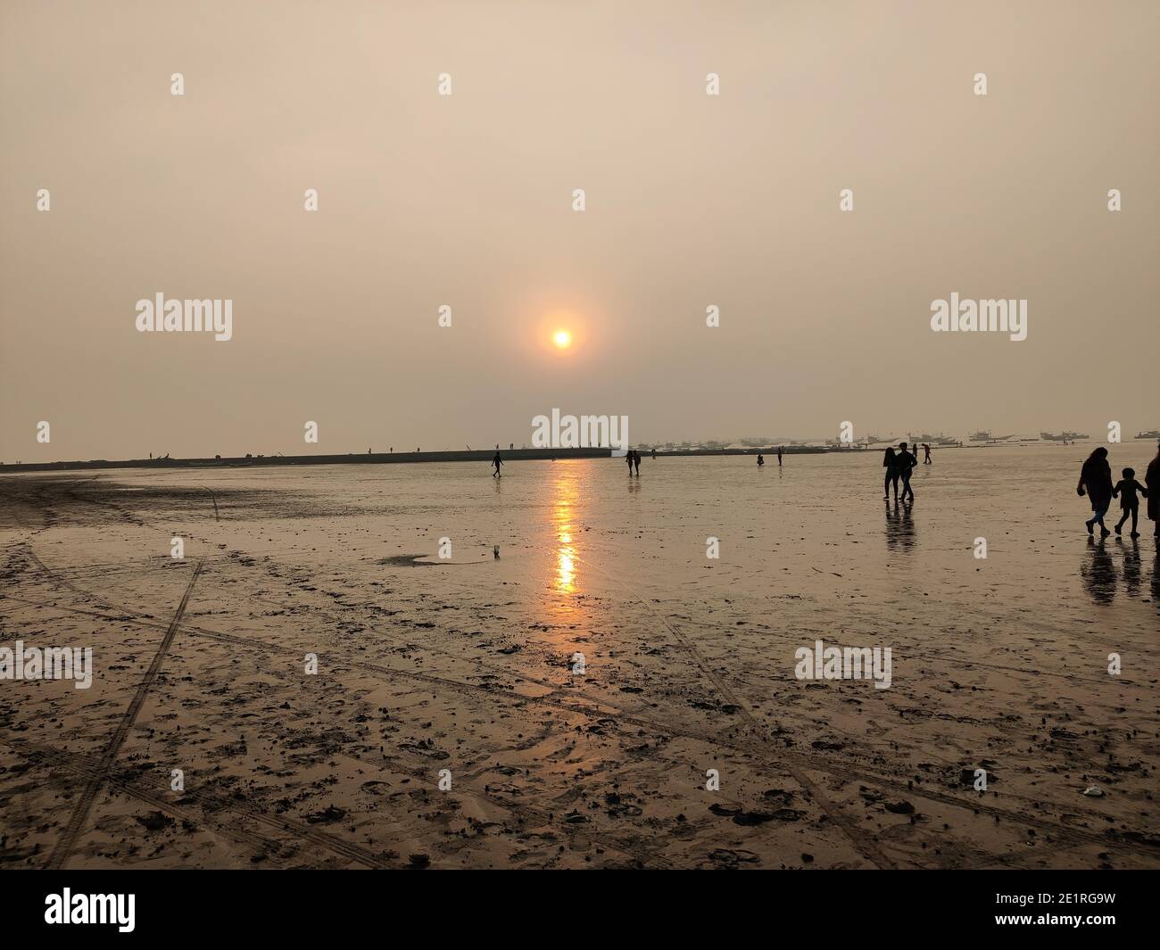 Mumbai text hi-res stock photography and images - Alamy