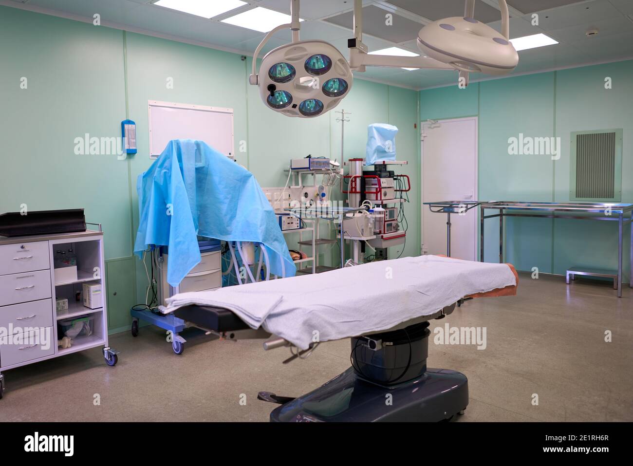 operating room with X-ray medical scan Stock Photo - Alamy