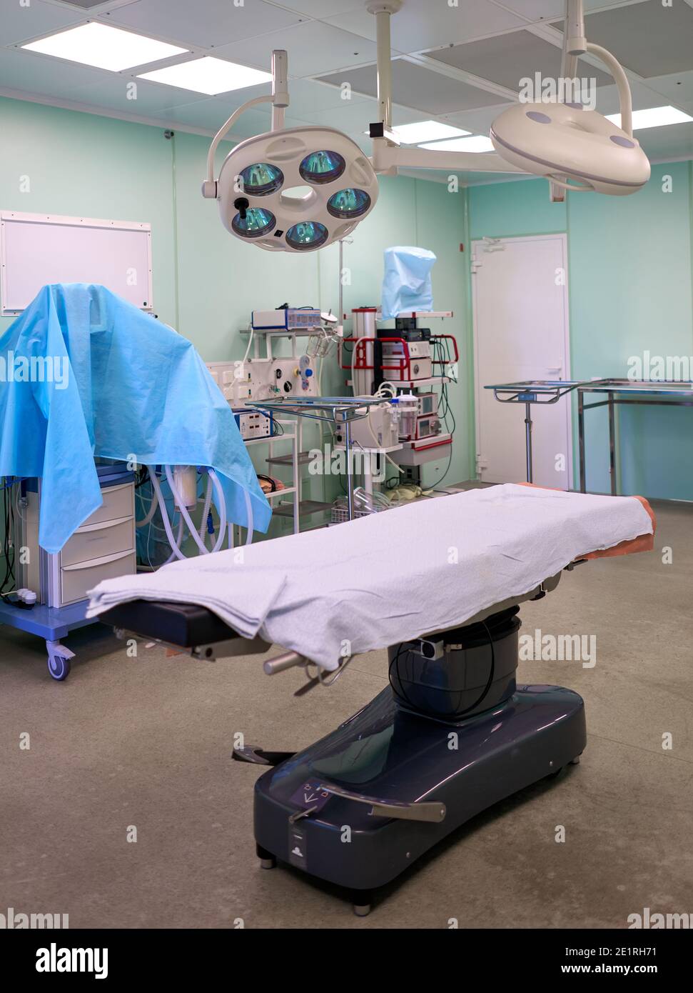 operating room with X-ray medical scan Stock Photo - Alamy