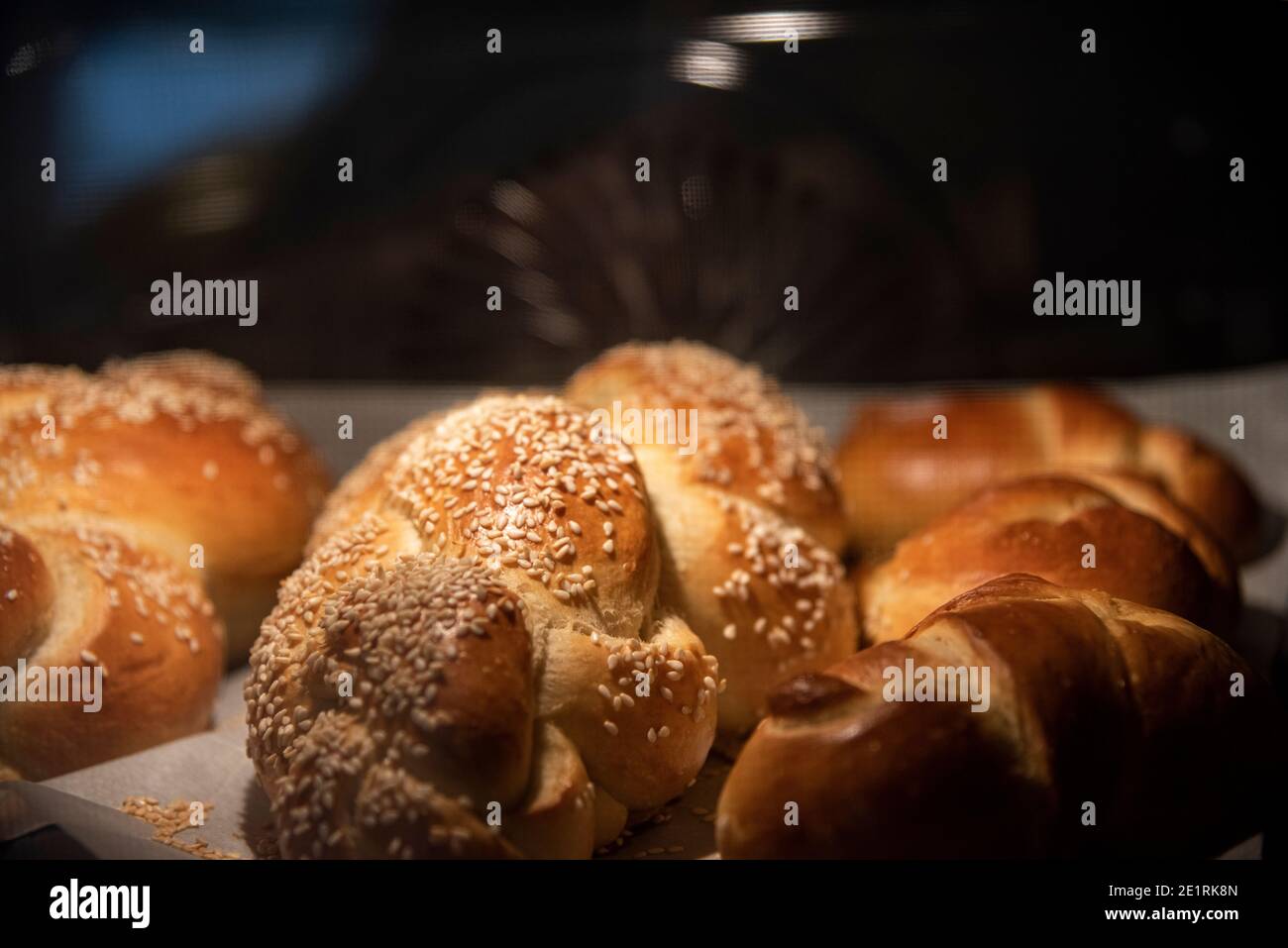 Challah hi-res stock photography and images - Alamy