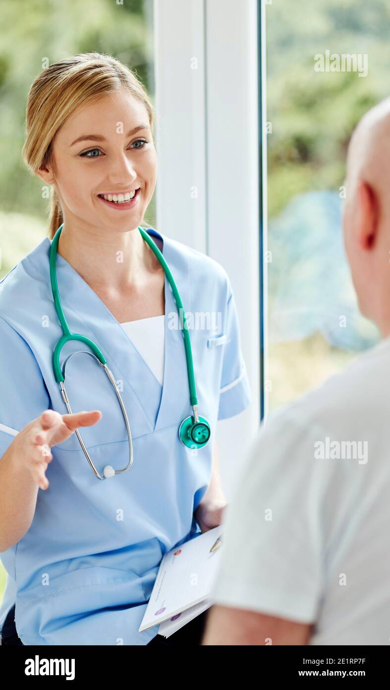 Female nurse in nursing hi-res stock photography and images - Alamy