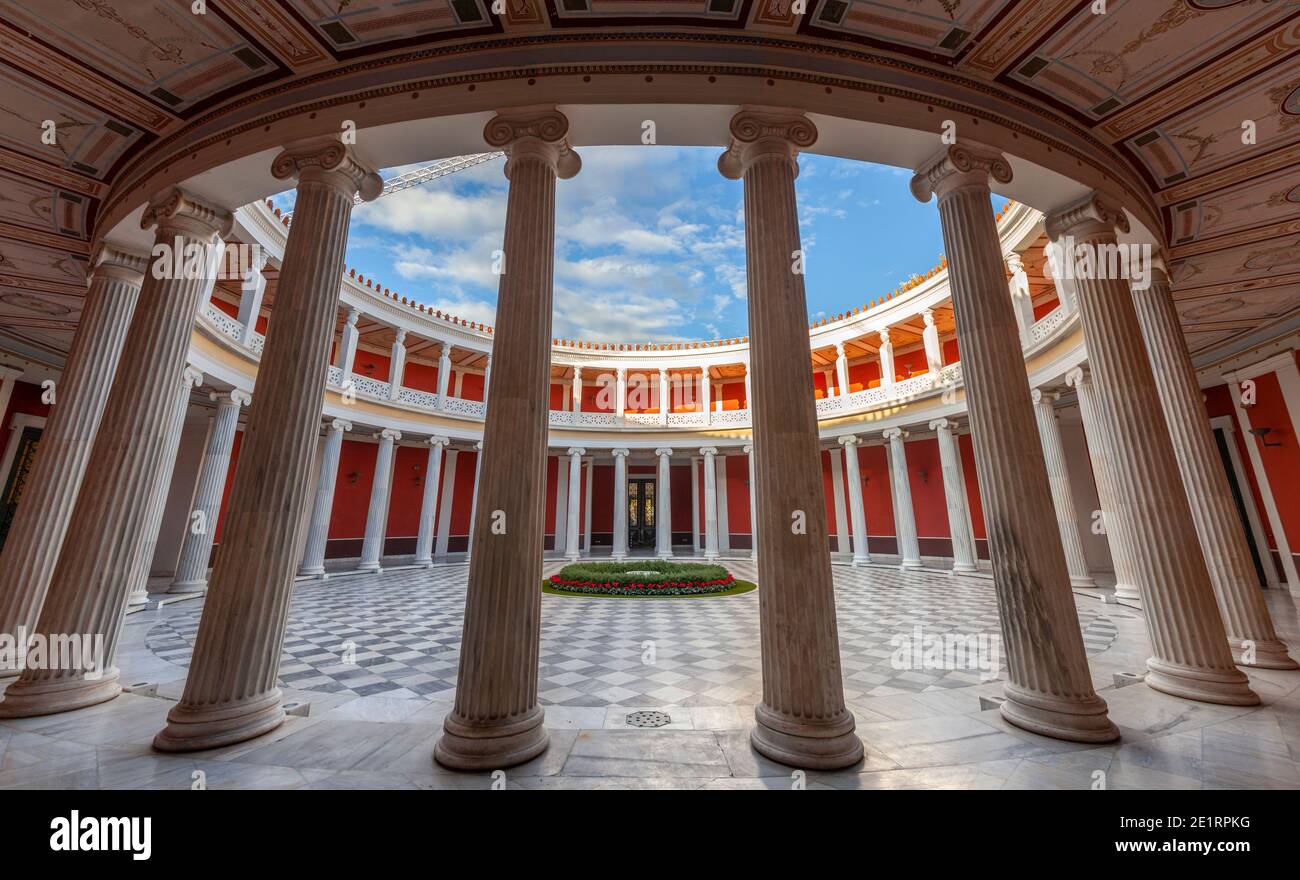Peristyle garden hi-res stock photography and images - Alamy