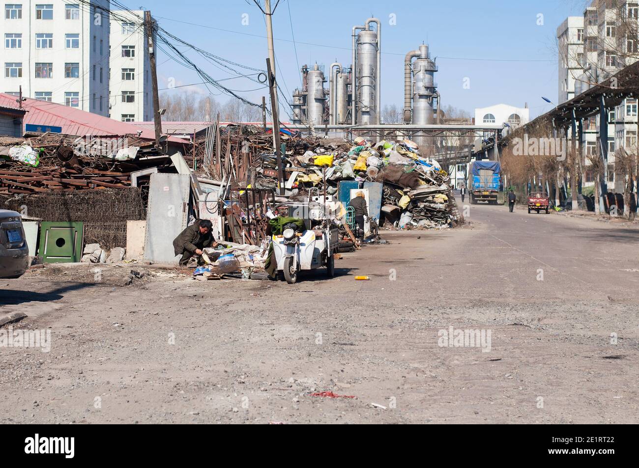 China recycling sorting factory hi-res stock photography and images - Alamy