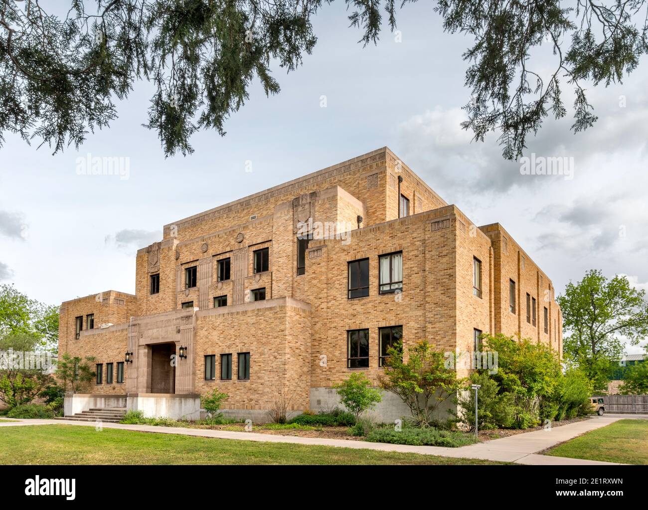 Menard County Courthouse, 1932, Art Deco style, in Menard, Edwards ...