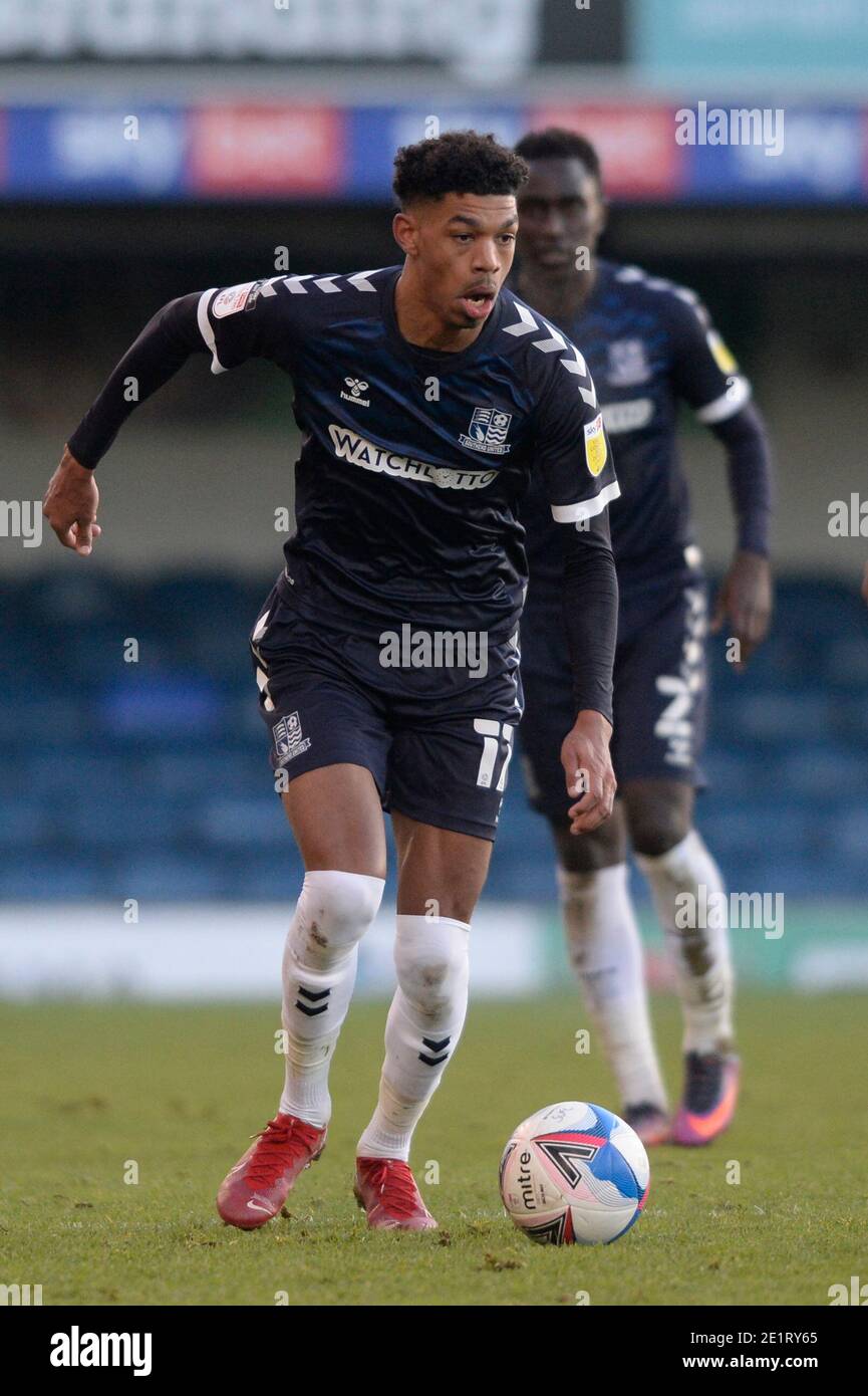 Southend v barrow afc hi-res stock photography and images - Alamy