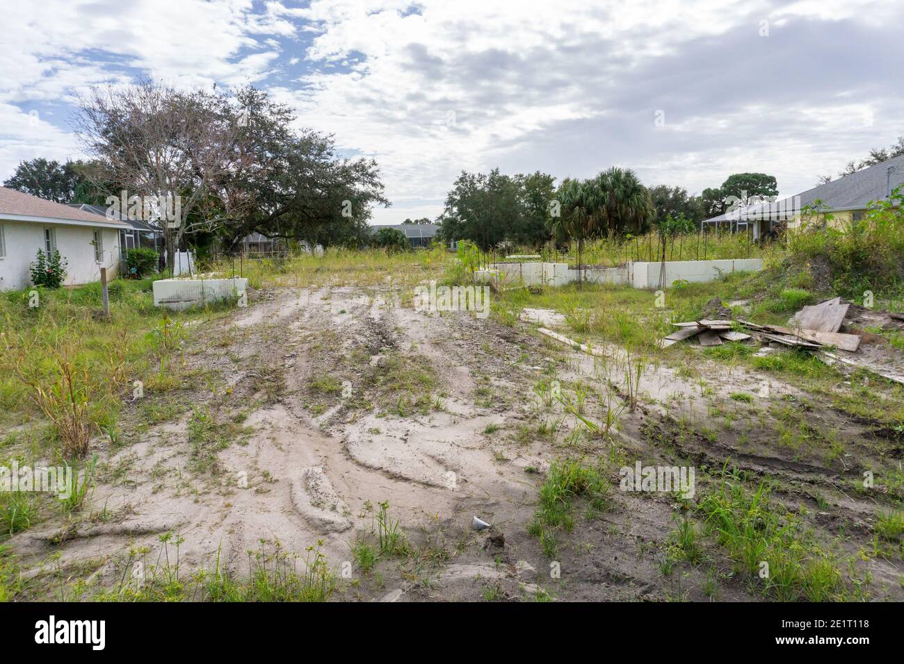 Vacant lot abandoned construction site in Florida gulf coast Stock ...