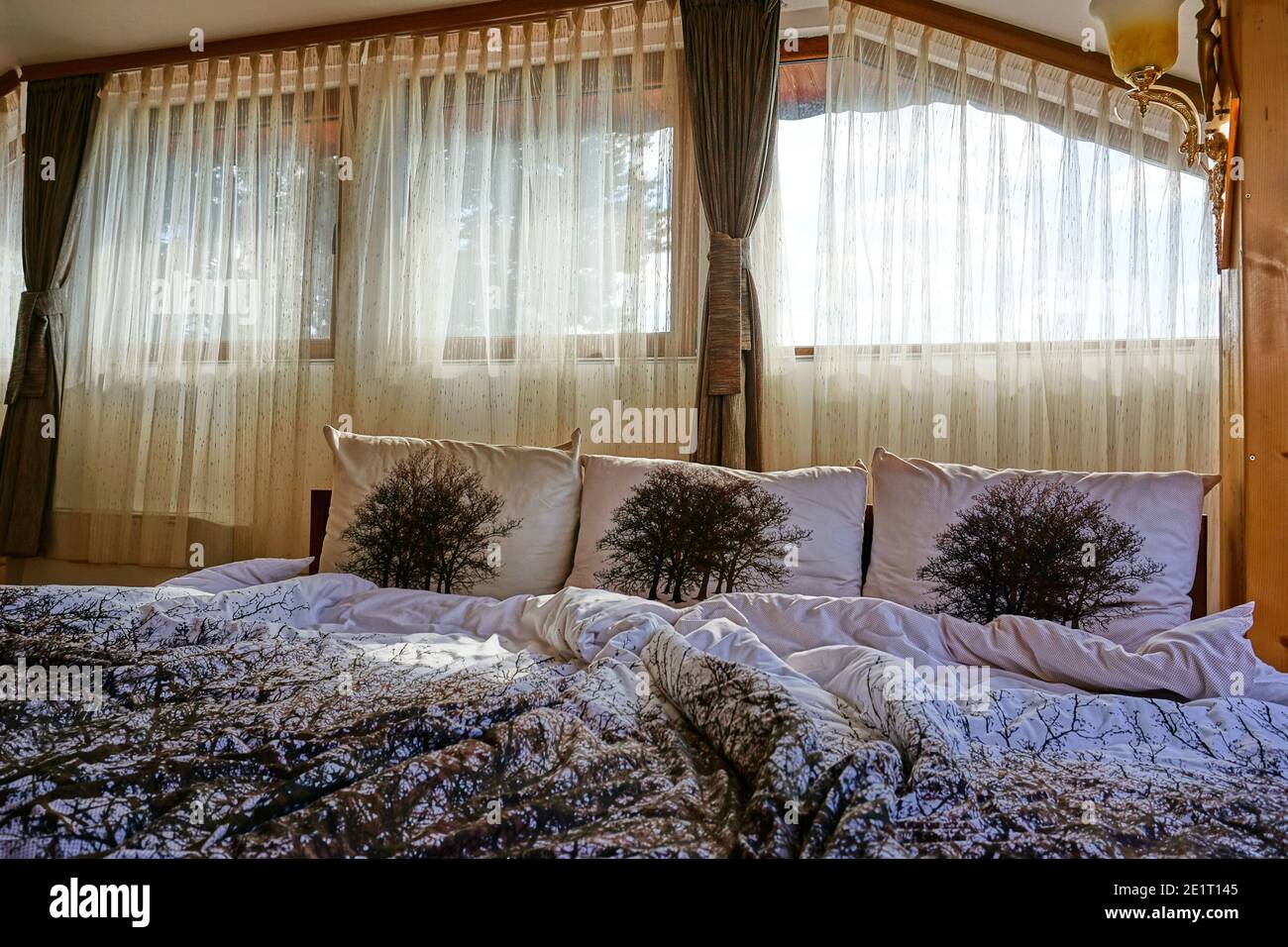 Undone bed hi-res stock photography and images - Alamy