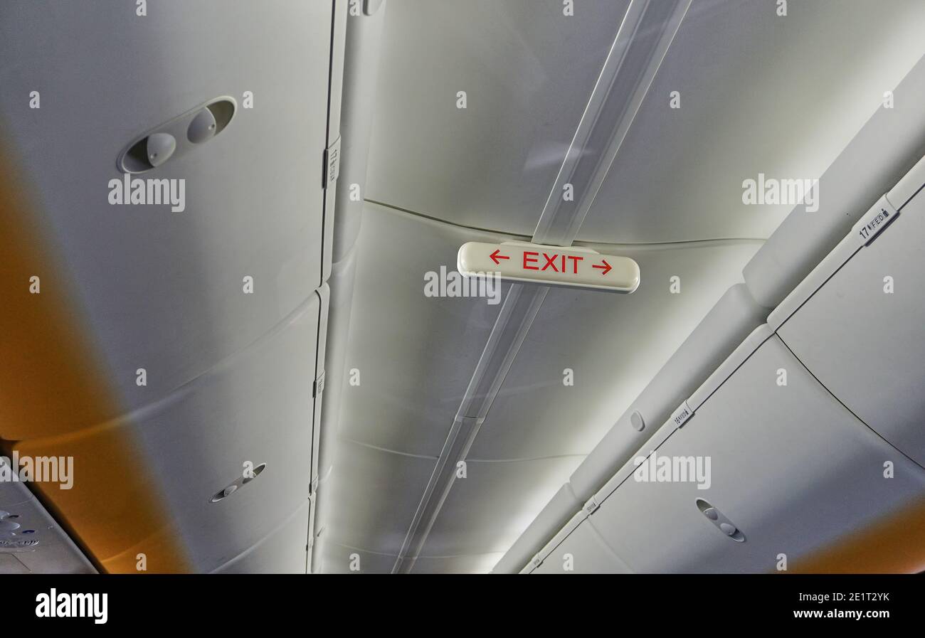 Emergency exit door plane hi-res stock photography and images - Alamy