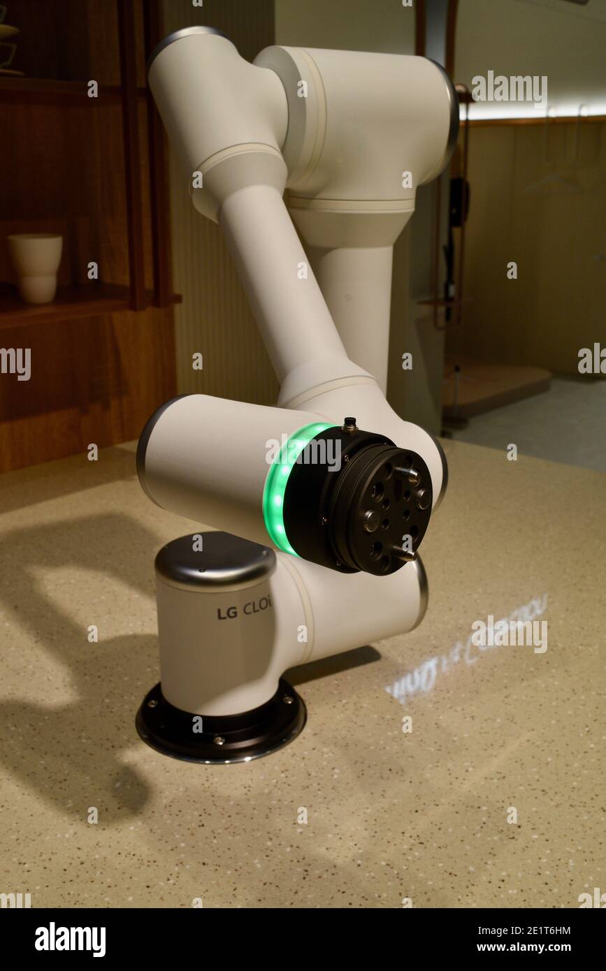 Robotic life hi-res stock photography and images - Alamy