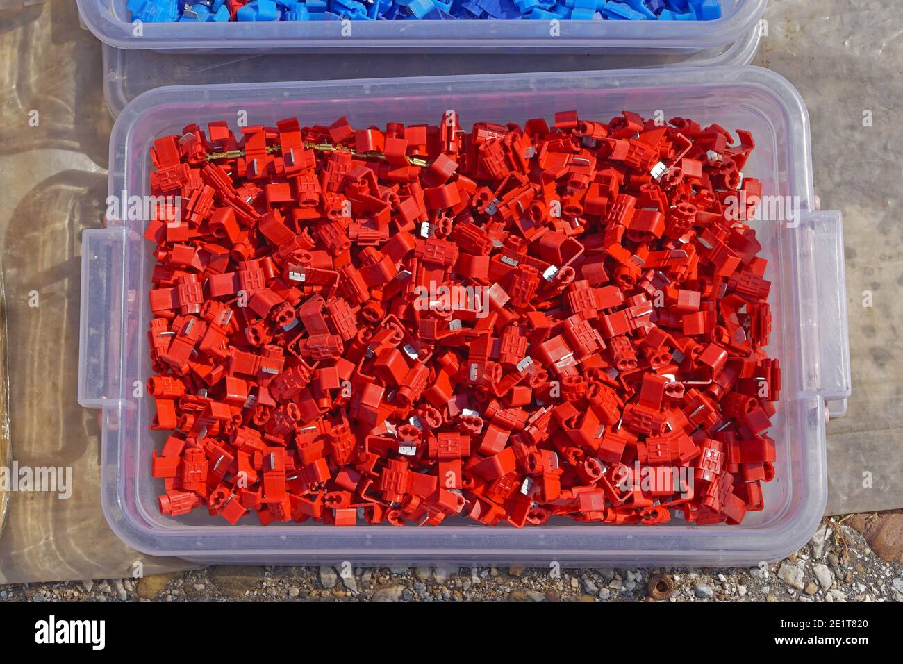Red connectors hi-res stock photography and images - Alamy