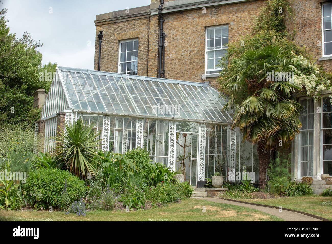 Sunroom garden hi-res stock photography and images - Alamy