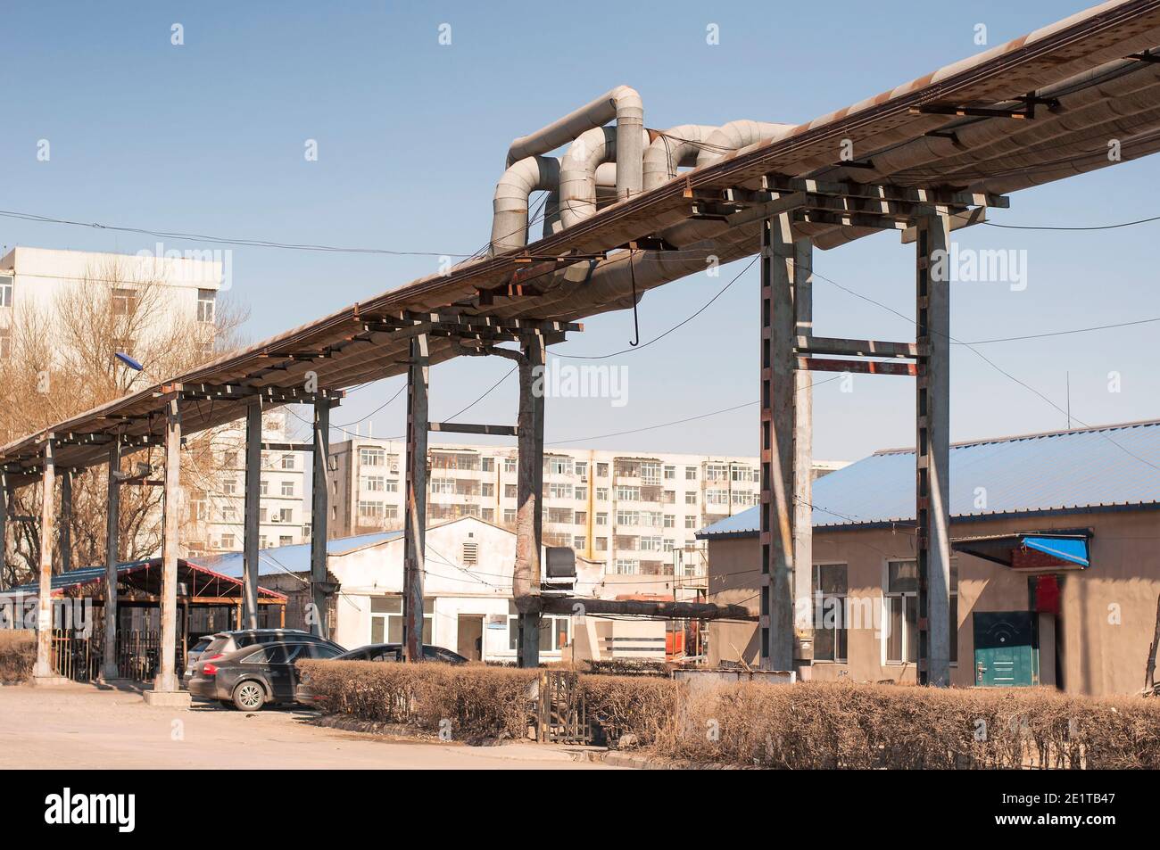 Overhead pipes hi-res stock photography and images - Alamy