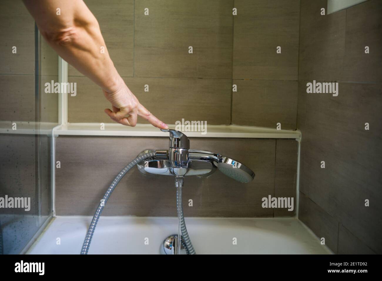 Closing tap hi-res stock photography and images - Alamy