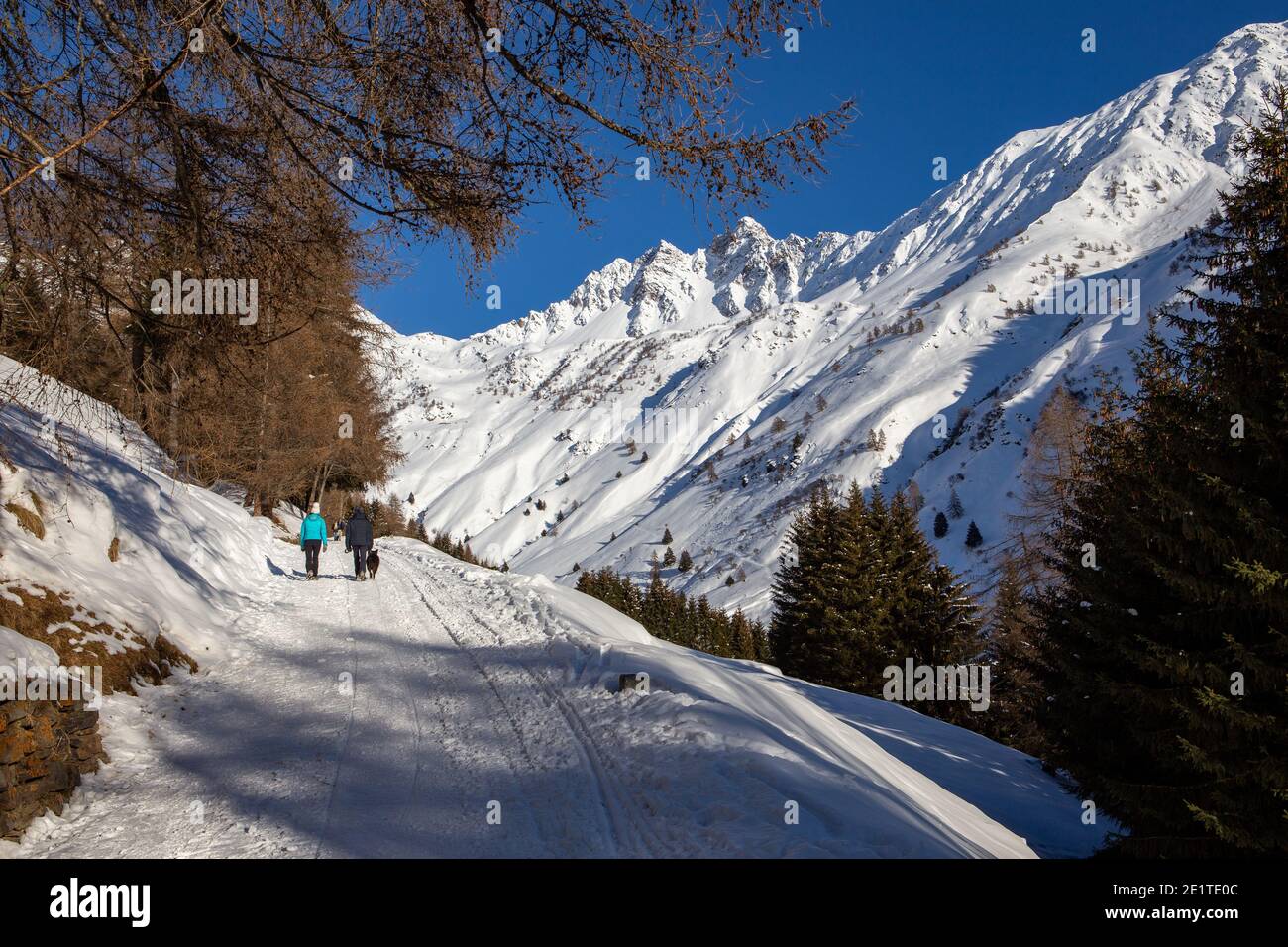 Winter hiking in Valcamonica Stock Photo - Alamy