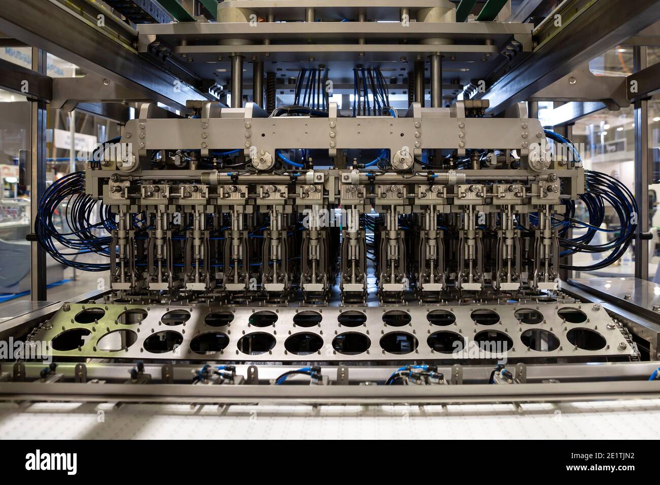Automatic food packing machine for industrial use Stock Photo - Alamy