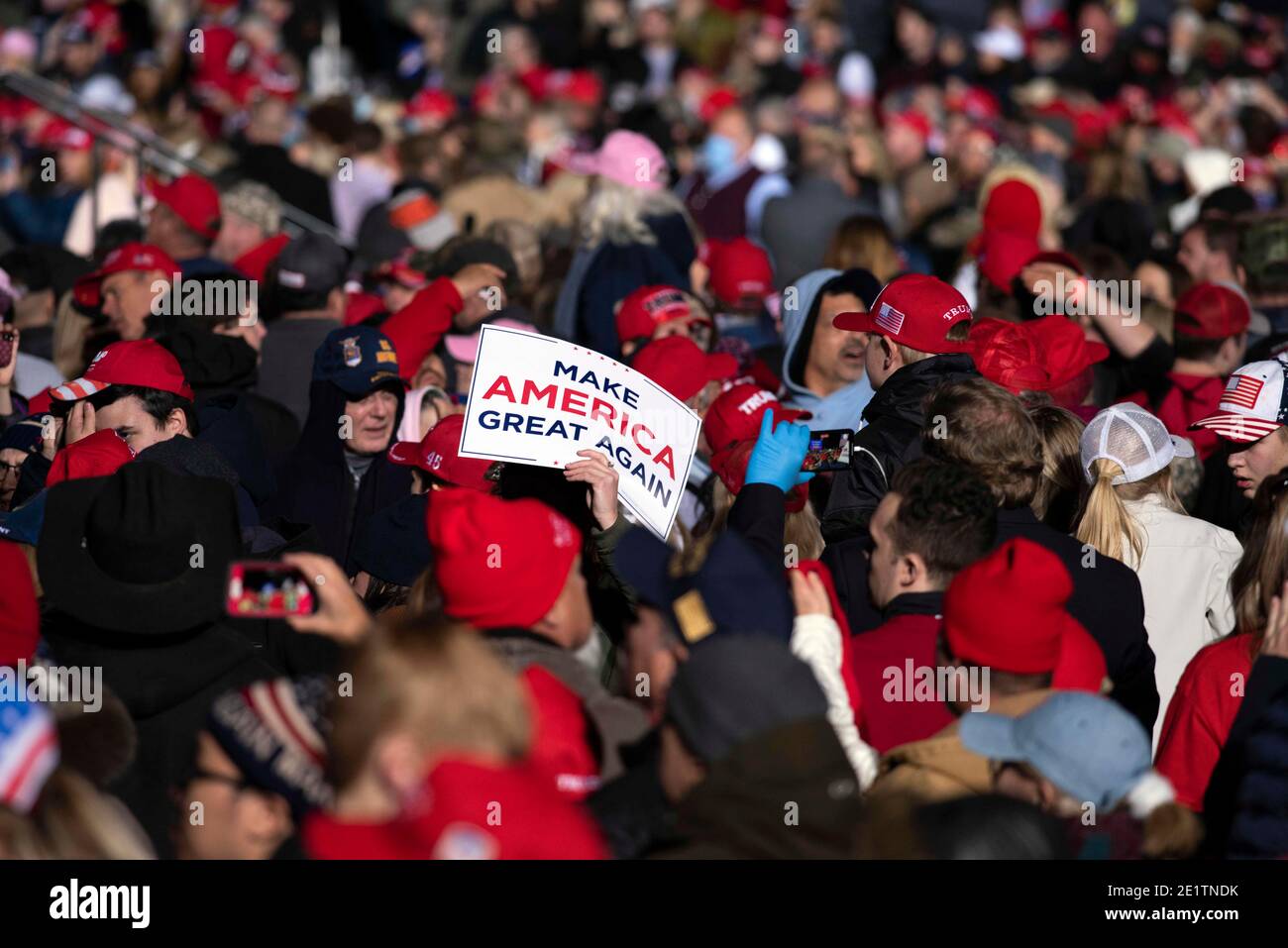Dalton, GA, USA. 5th Jan, 2014. A crowd of thousands of Trump ...