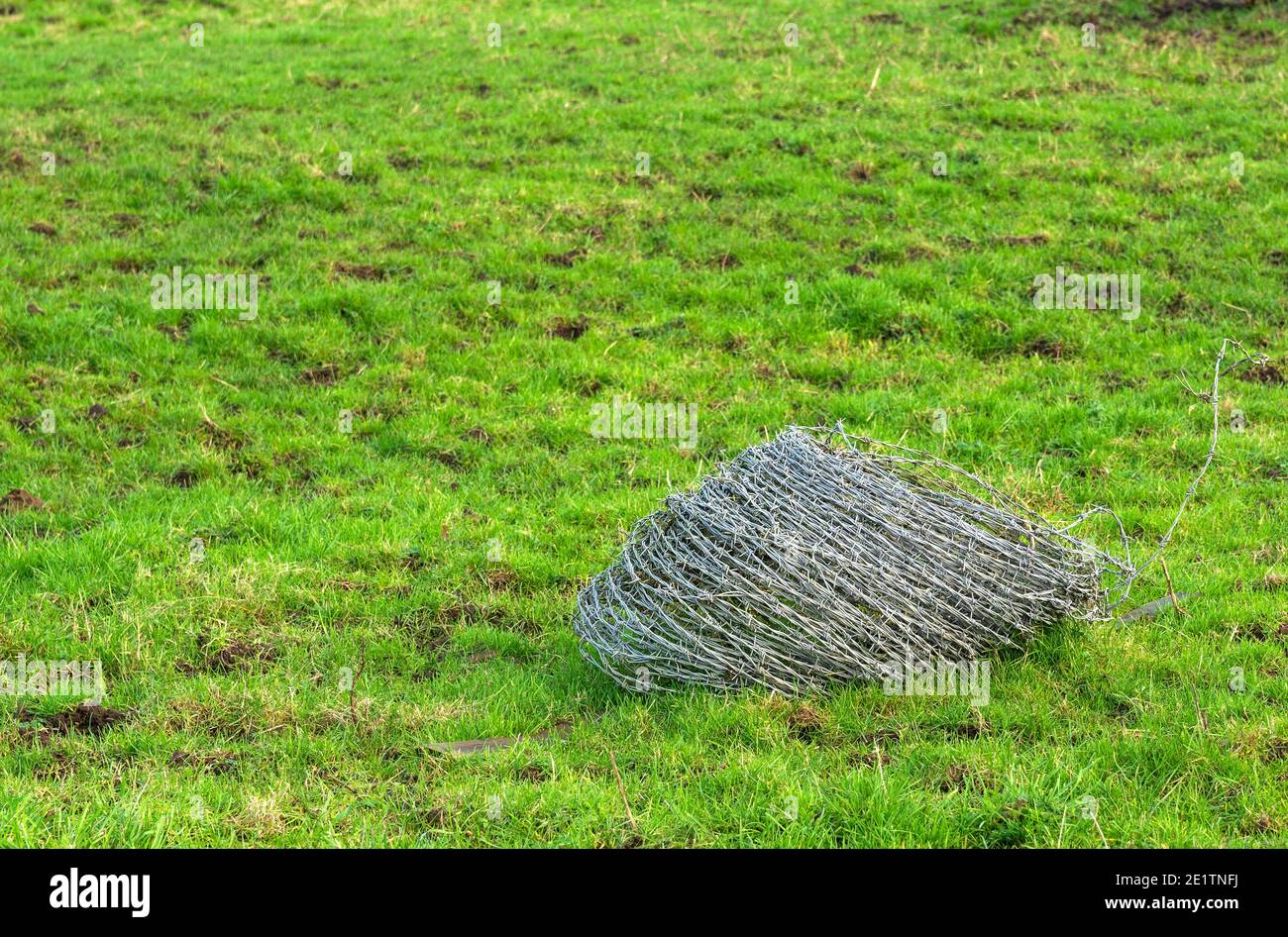 Tight wire hi-res stock photography and images - Alamy
