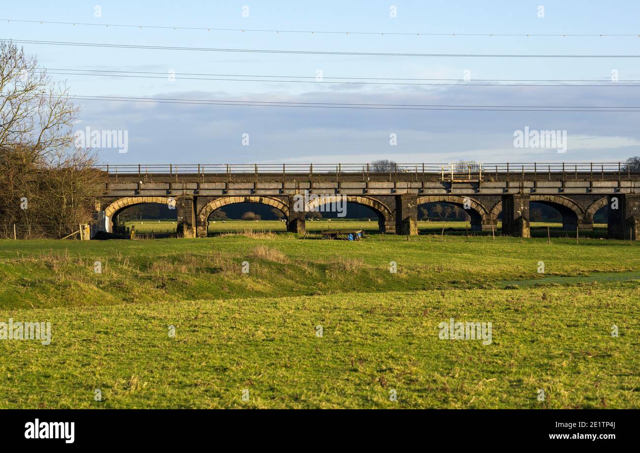 Viaduct railings hi-res stock photography and images - Alamy