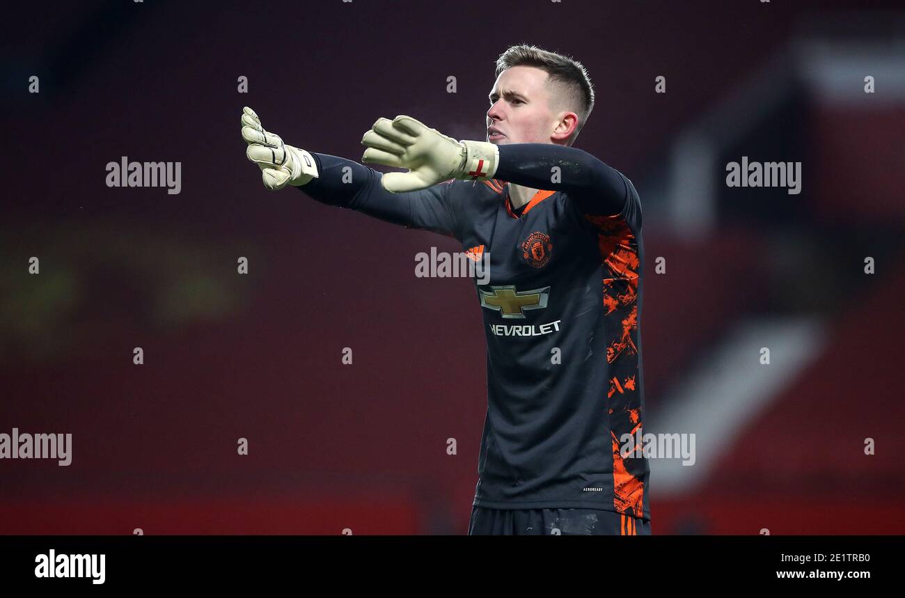 Manchester united goalkeeper dean henderson hi-res stock photography ...