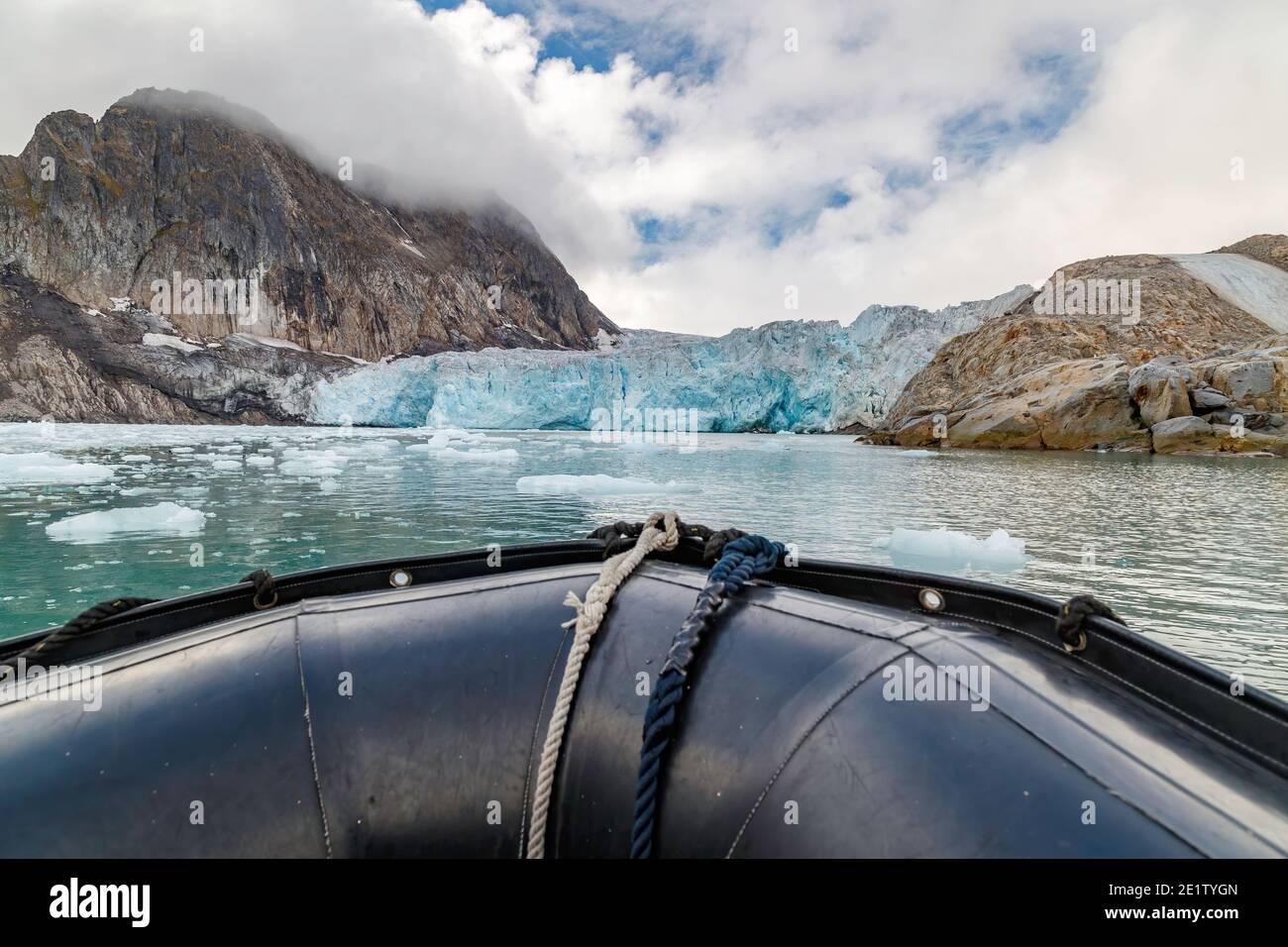 Ice, glaciers and shoreline of Hamilton Bay, Svalbard Stock Photo - Alamy