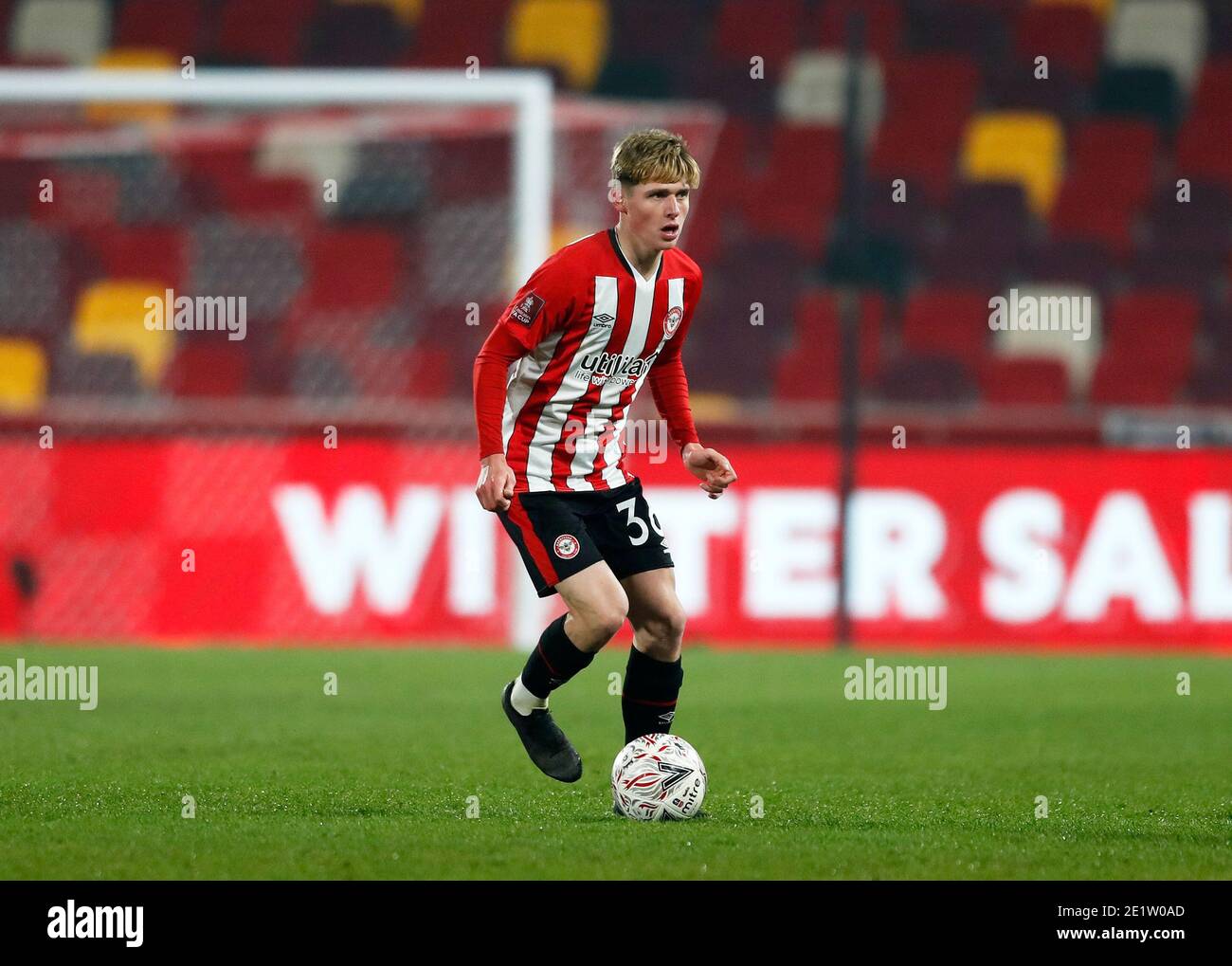 Fin stevens brentford hi-res stock photography and images - Alamy