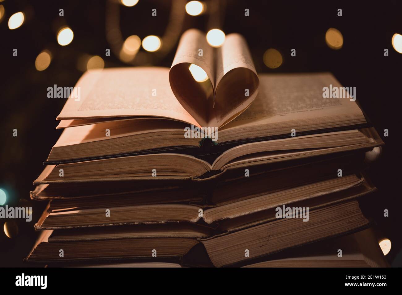 Book pages heart winter hi-res stock photography and images - Alamy