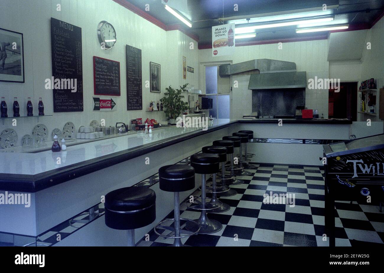 BURGER PLACE VINTAGE LOOK - WORTHING GREAT BRITAIN - SMALL FAST FOOD IN ...