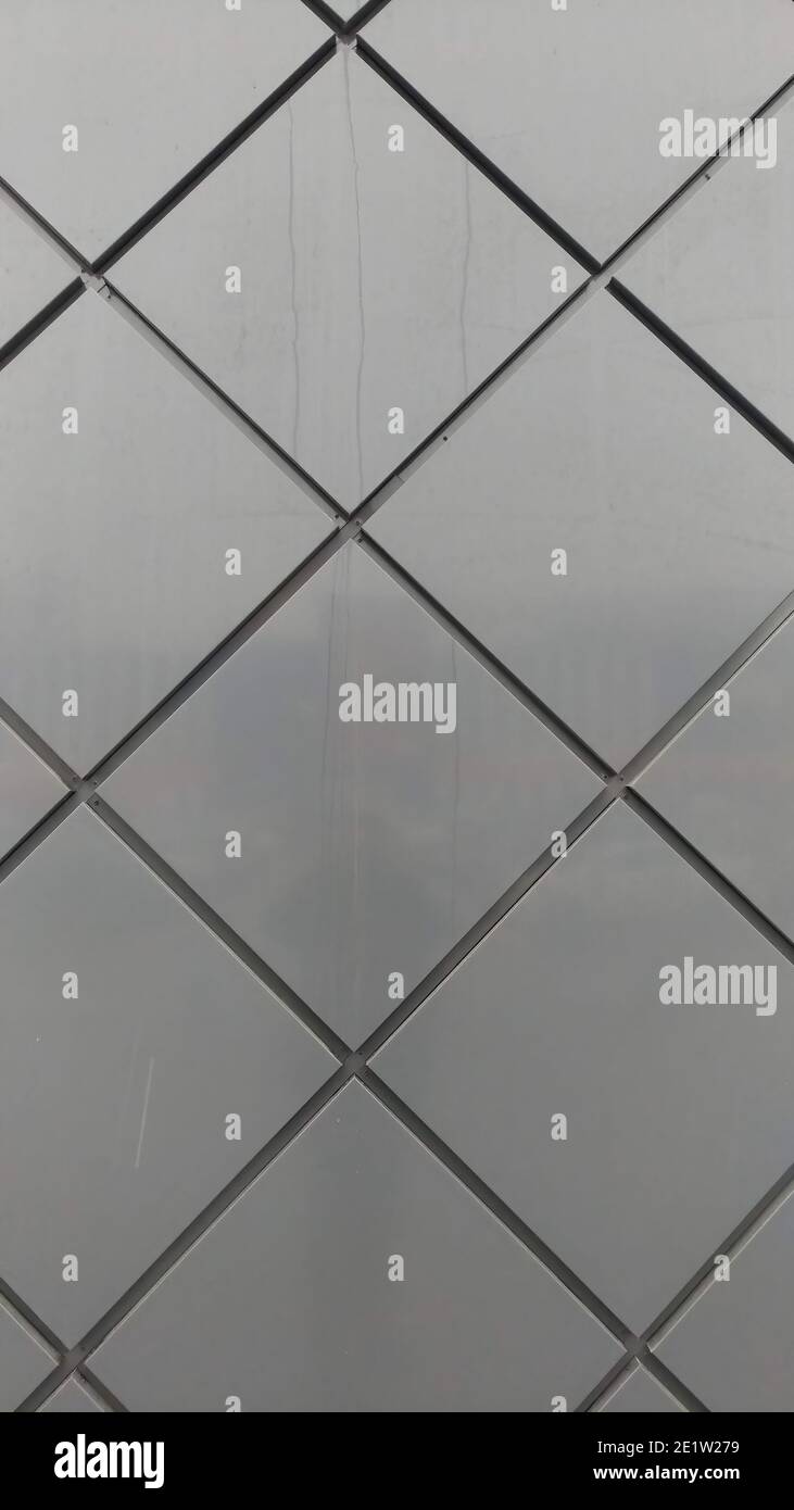 Aluminium composite panel cladding hi-res stock photography and images ...