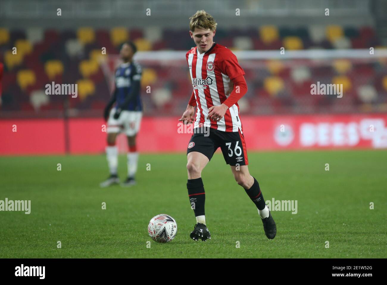 Fin stevens brentford hi-res stock photography and images - Alamy