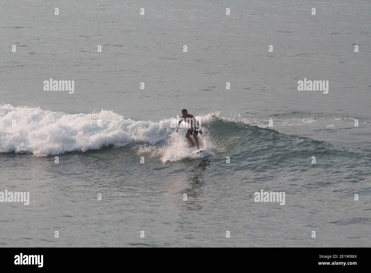 Surfist hi-res stock photography and images - Alamy