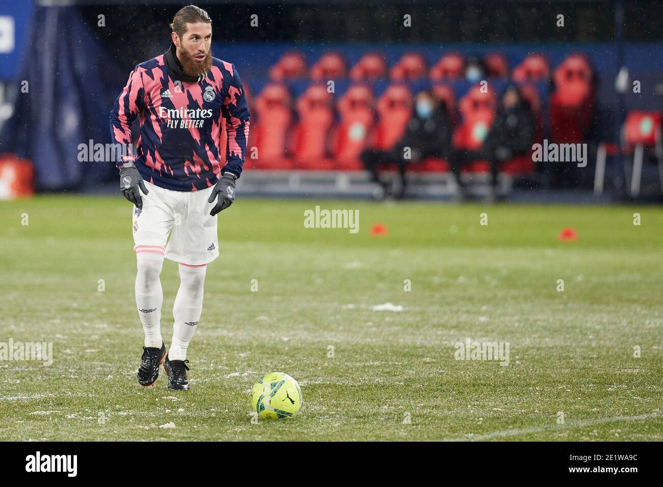 Real madrid defender sergio ramos hi-res stock photography and images ...