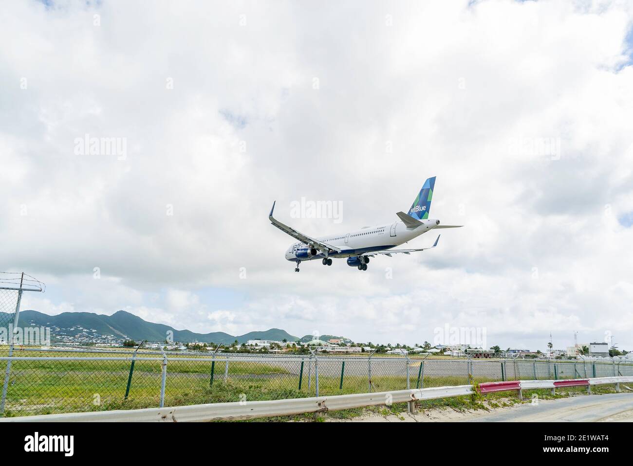 Jetblue Airplane landing on Princess Juliana International airport on ...