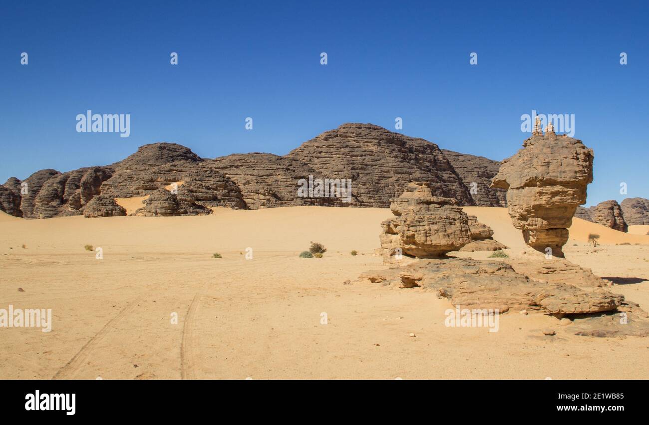 Algerian desert hi-res stock photography and images - Alamy
