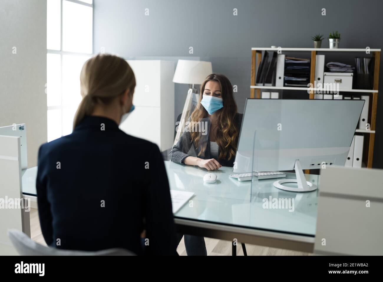Sneeze guard screen hi-res stock photography and images - Alamy