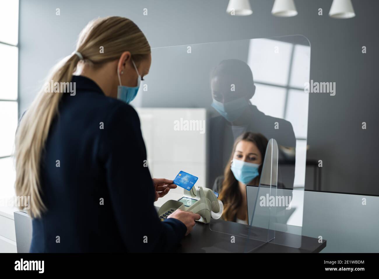 Face to face counter hi-res stock photography and images - Alamy