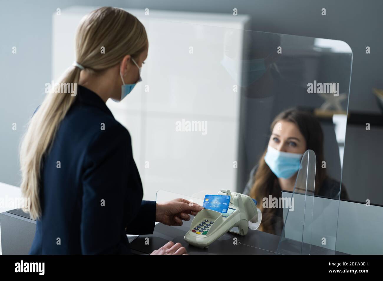 Face to face counter hi-res stock photography and images - Alamy