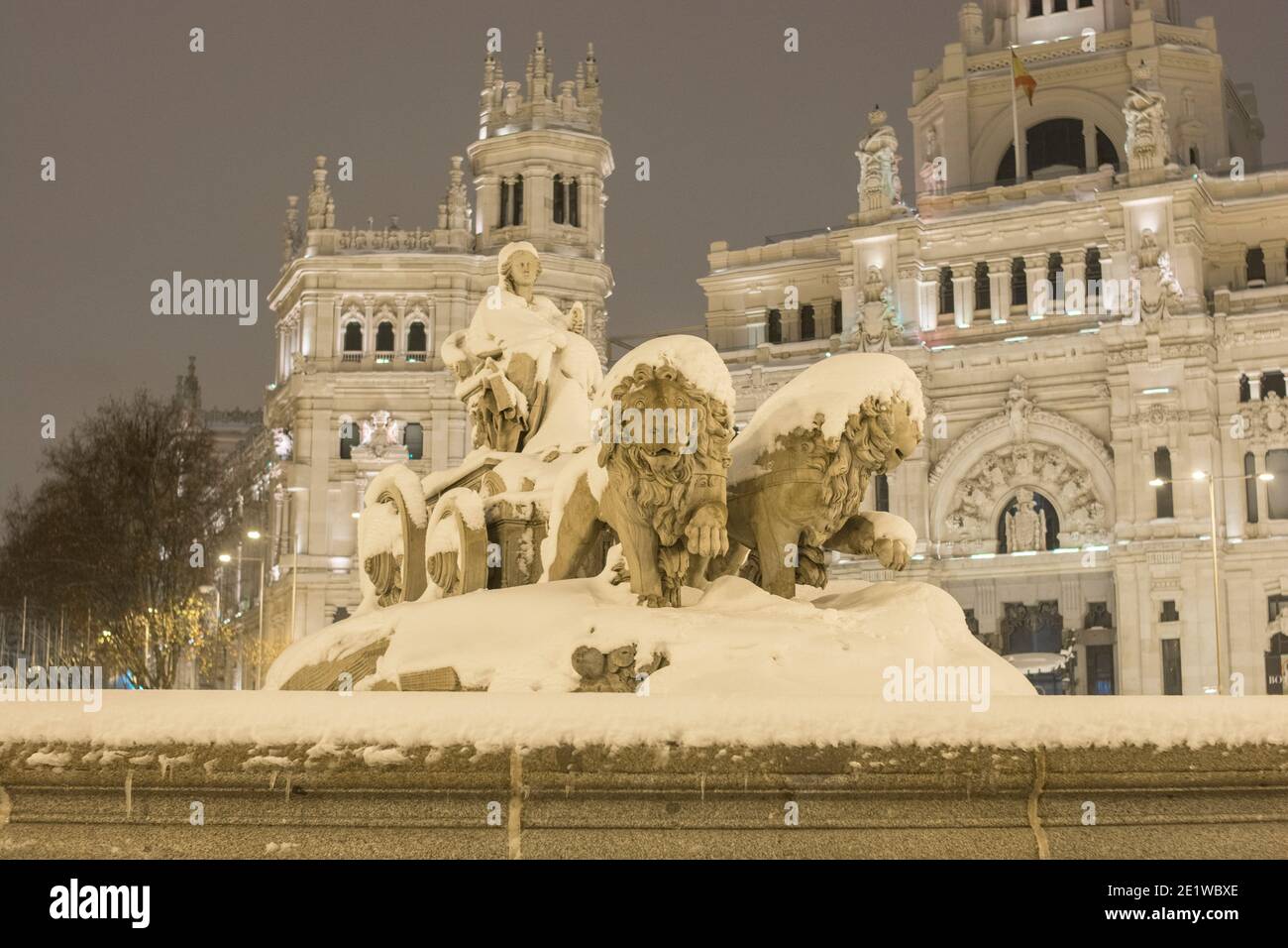the streets of madrid full of snow after the storm filomena Stock Photo ...