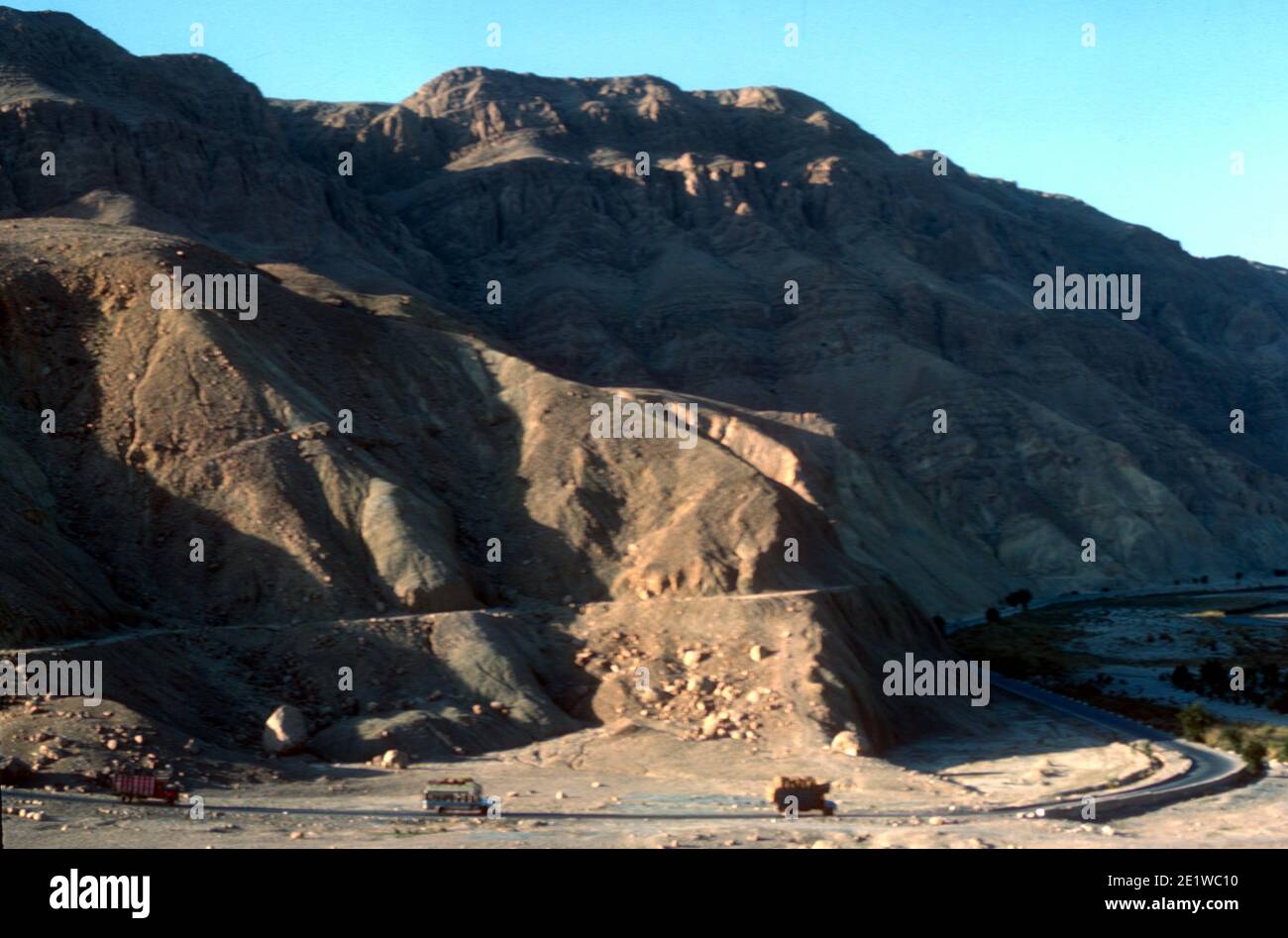 Trucks on the road int the Bolān Pass, a passage through the Toba Kakar ...
