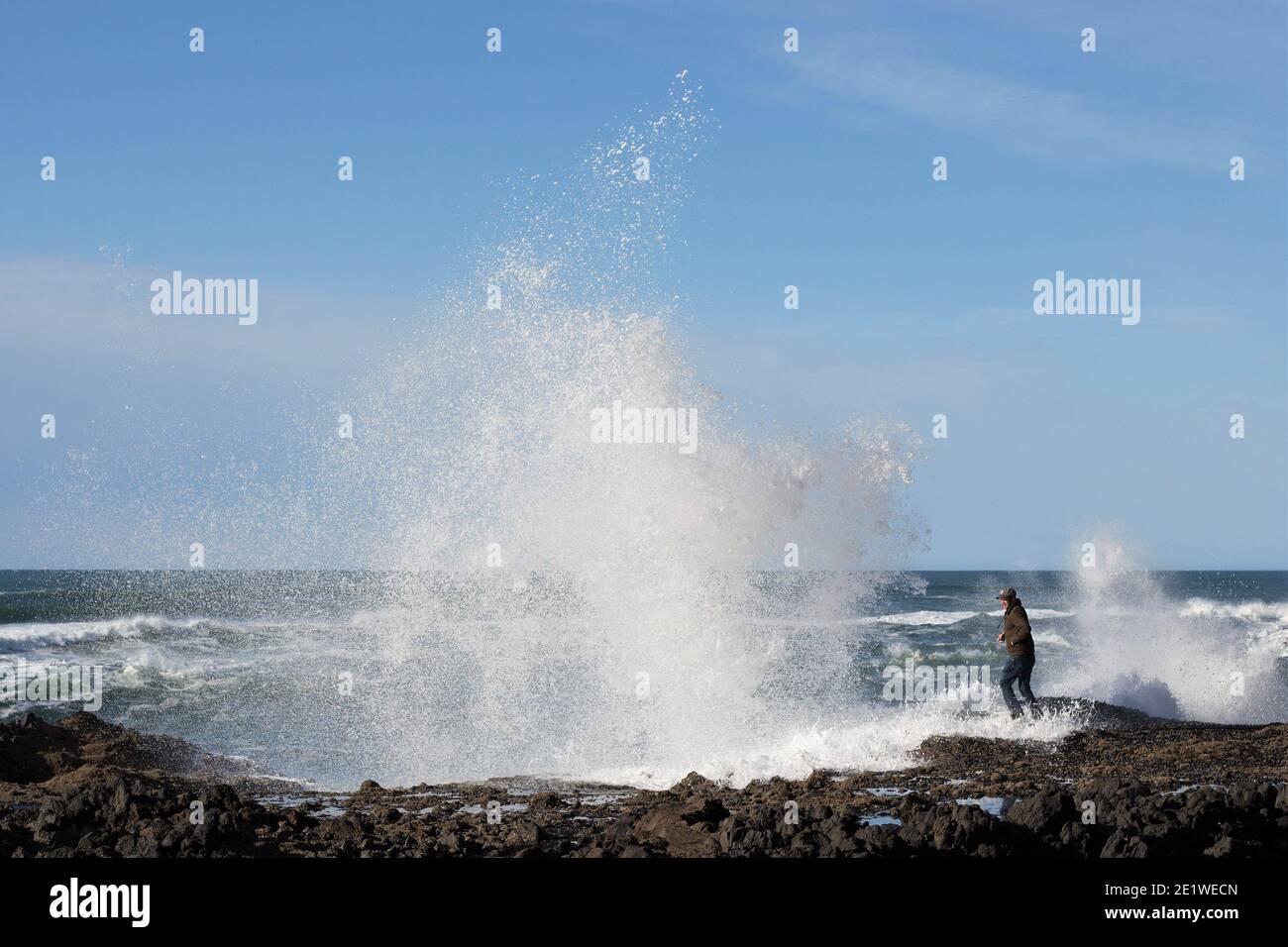 Rogue wave hi-res stock photography and images - Alamy
