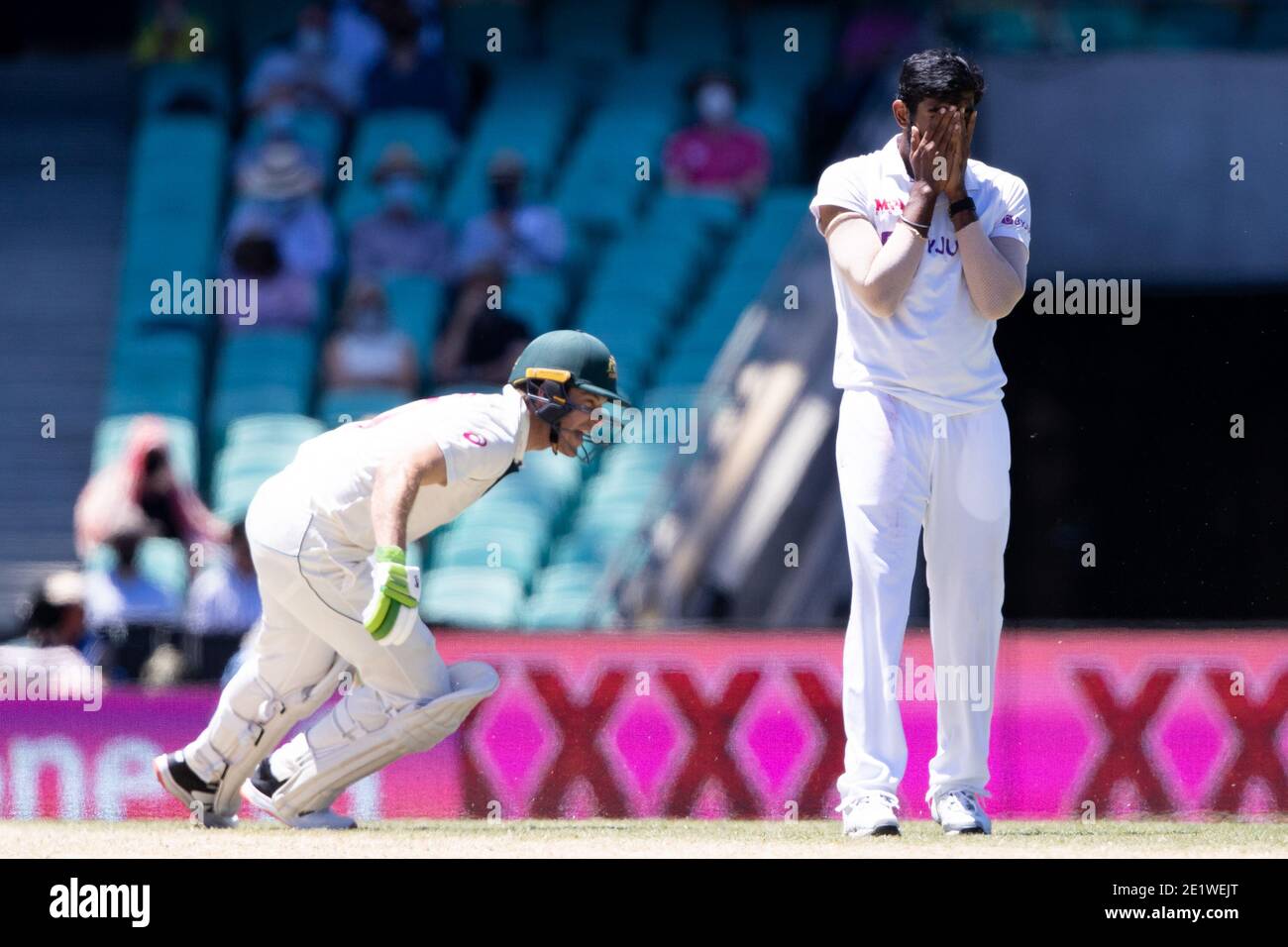 Cricket disappointed hi-res stock photography and images - Alamy