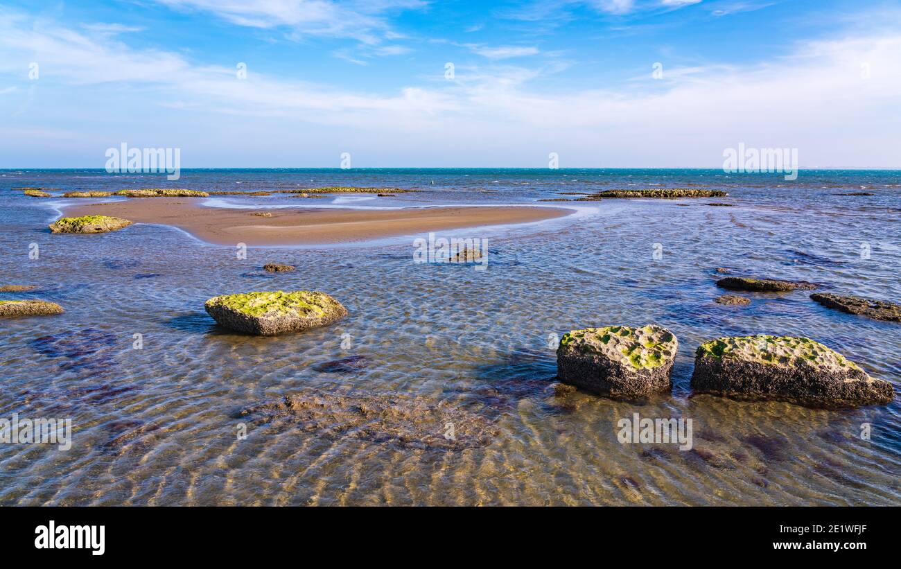 Low tide at sea. Climate change Stock Photo - Alamy