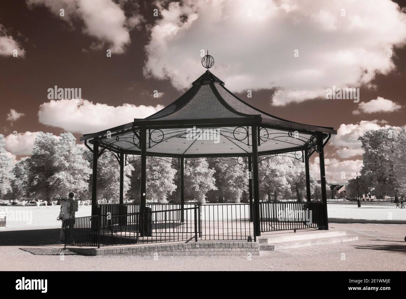 Red bandstand hi-res stock photography and images - Alamy